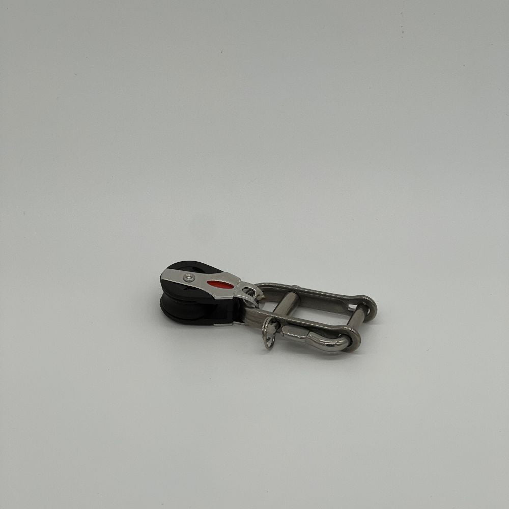 LASER/ILCA CLEW SHACKLE WITH BLOCK (IR25) – THE WATER SHED